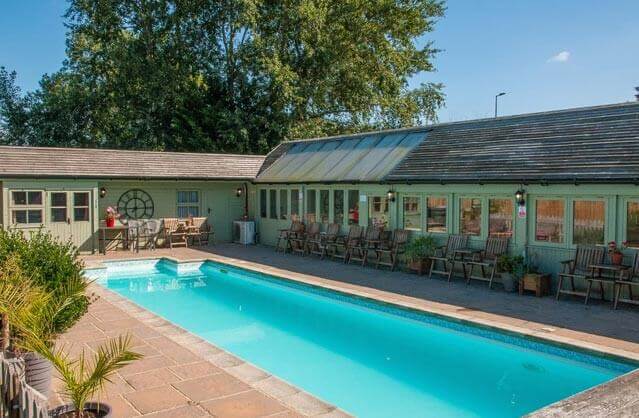 Hen Party Houses & Hen Do Cottages - GoHen