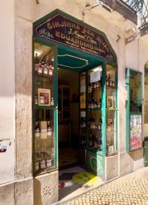 A Quick Guide to a Weekend In Lisbon - GoHen Blog - All Things Hen!